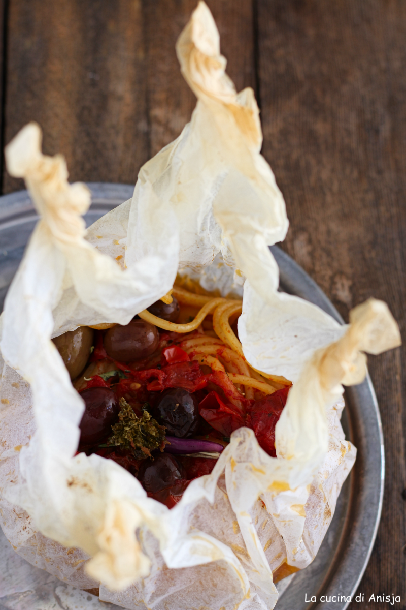 La cucina di Anisja: Cartoccio di spaghetti alla puttanesca