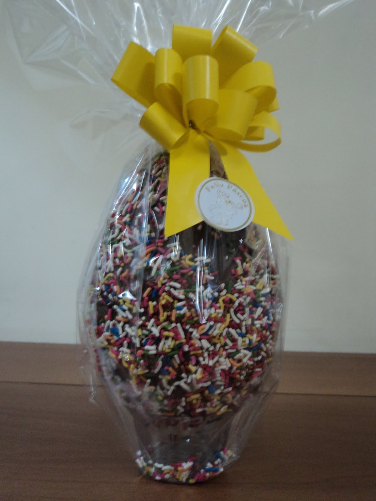 Kumadres do Artesanato: Ovos de chocolates deliciosos e ainda lindos de ...