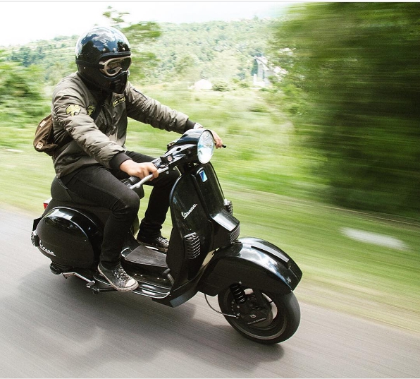 VESPA P150X ~ Old Machine