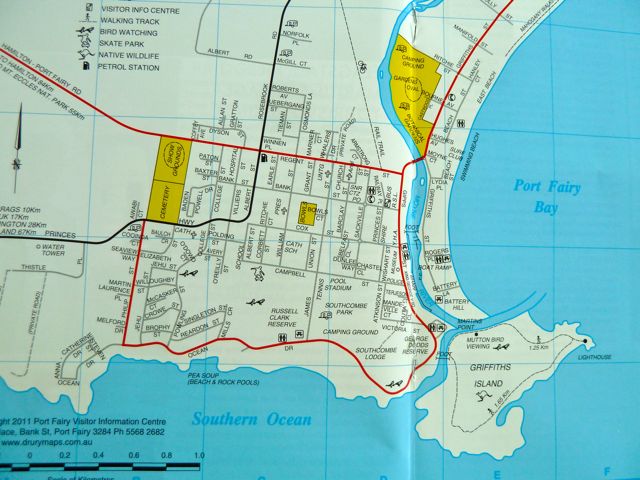 Peter and Vicki's Travel Blog: Around and about Port Fairy