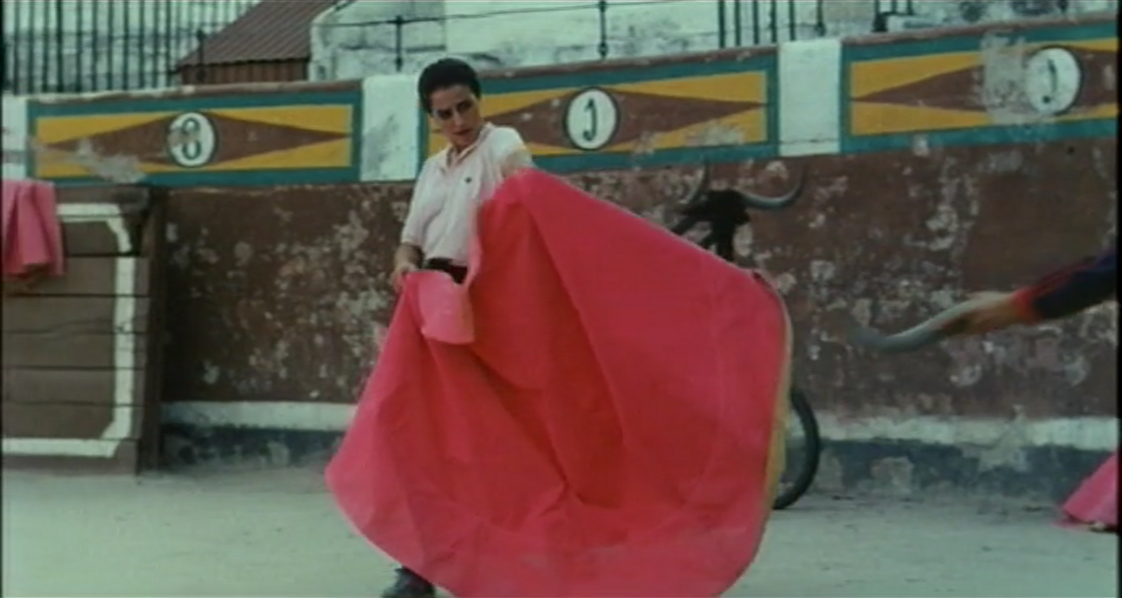 another side: MOVIE MATADOR - PEDRO ALMODOVAR - 1986