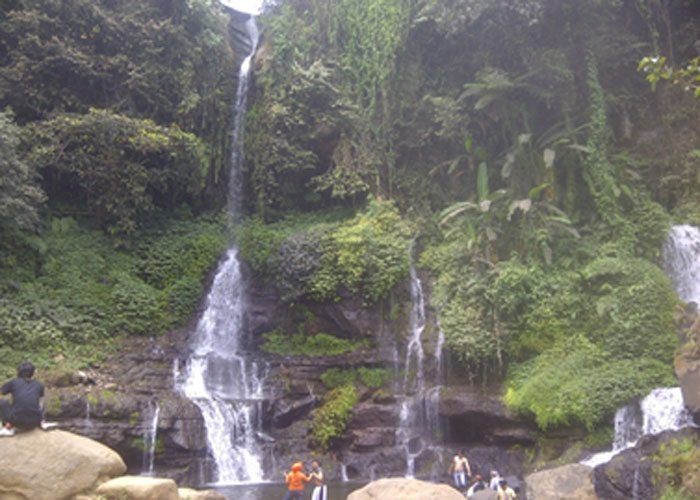 PEMANDU WISATA AIR TERJUN CURUG OROK GARUT ~ Garut Tour Guide / Kang Budi
