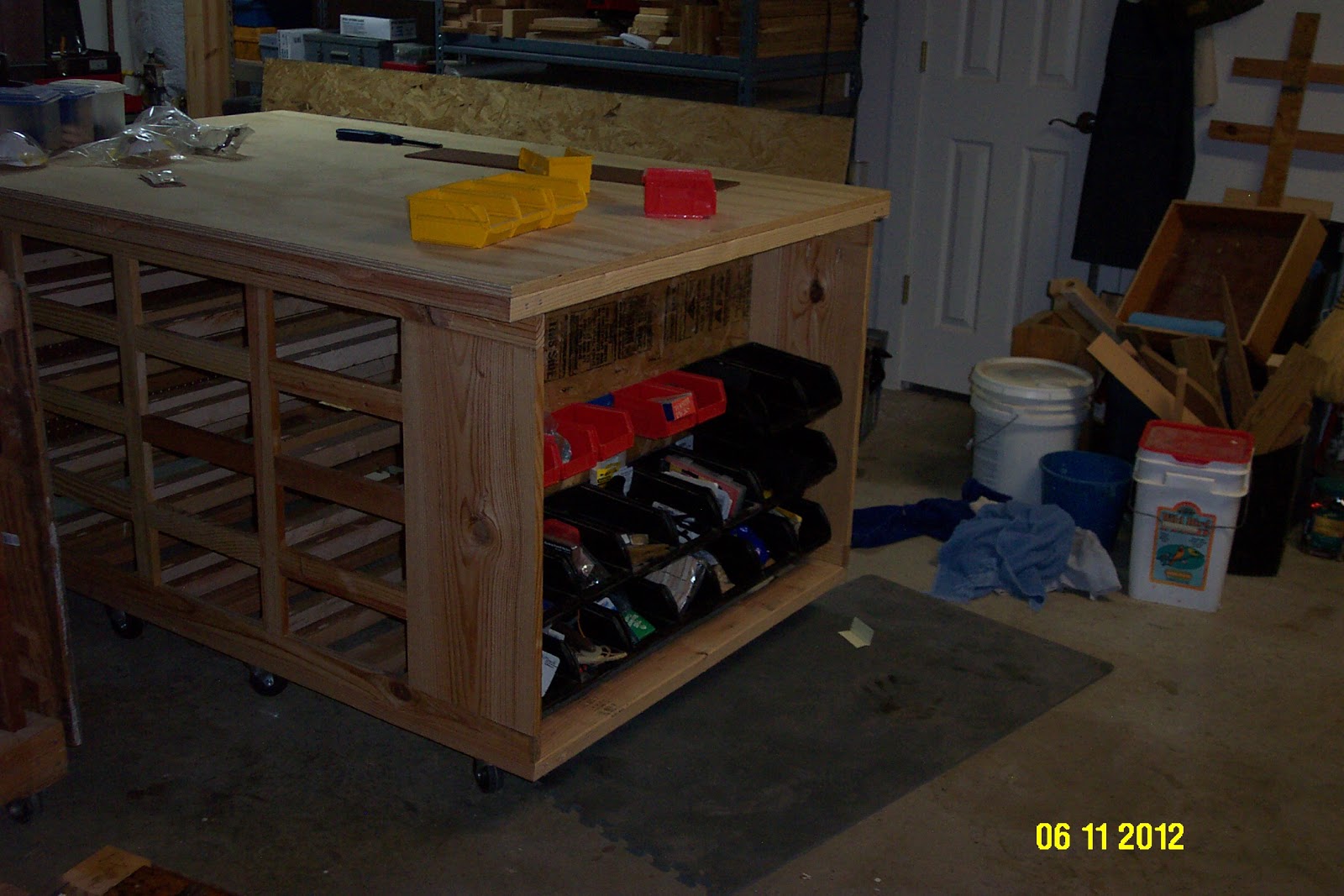 Joe's Wood Hobby: Work Table for the small shop