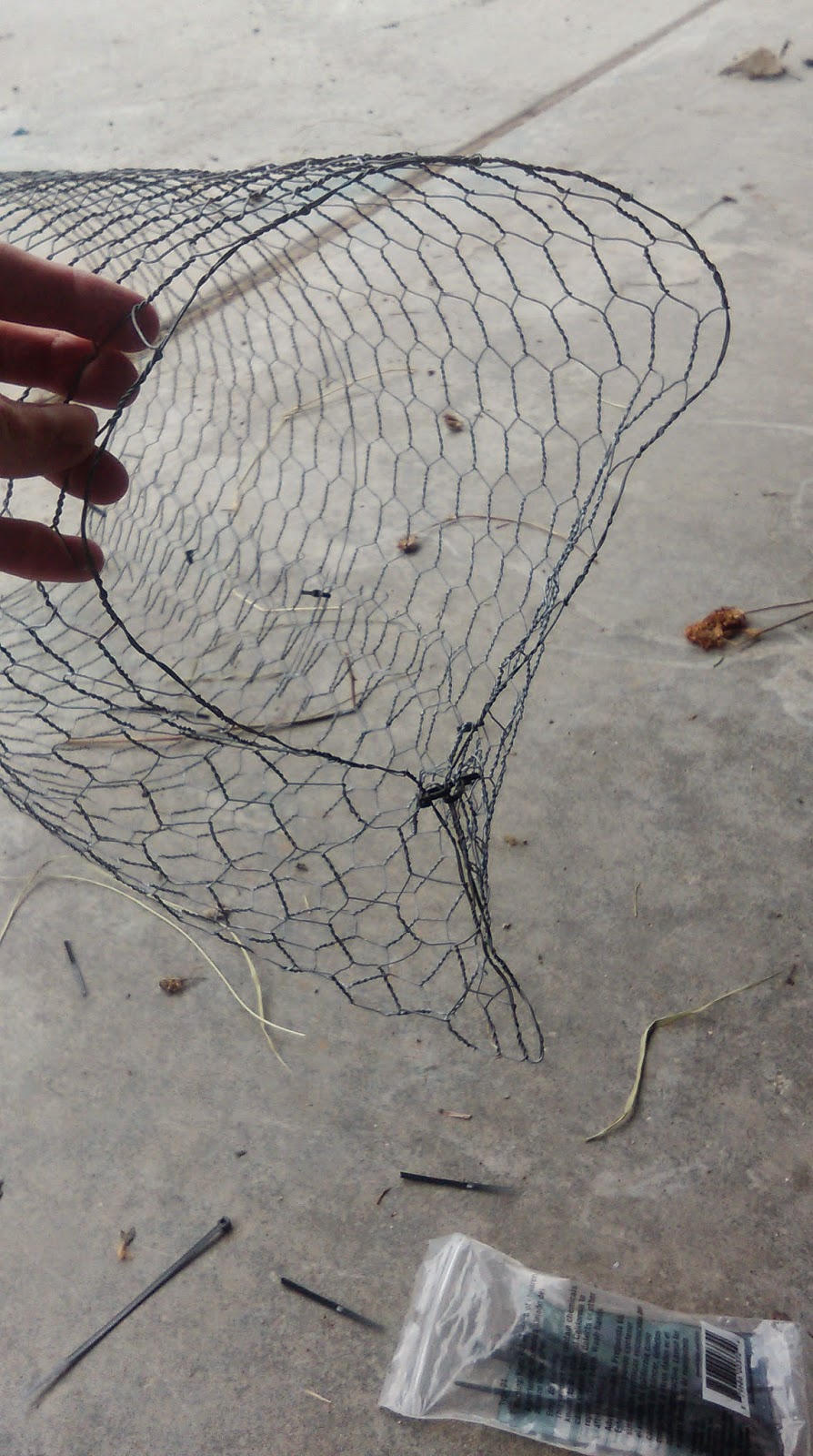 Let A Girl Show You How! (Becky Williams): Chicken Wire Duck Nester