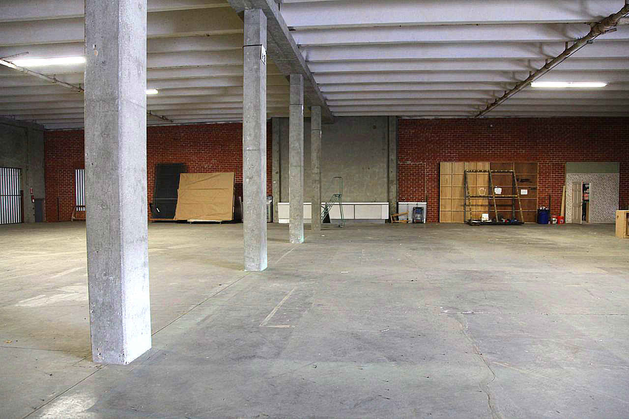 KEYSTONE ART SPACE: KEYSTONE warehouse available for filming