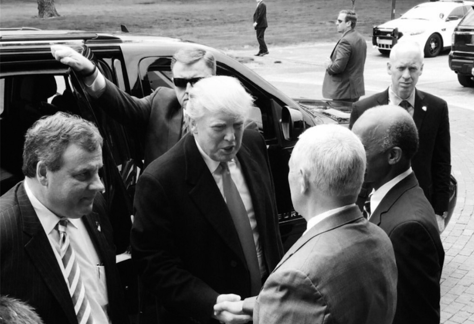 Body Language & Emotional Intelligence: Nonverbal Communication ...