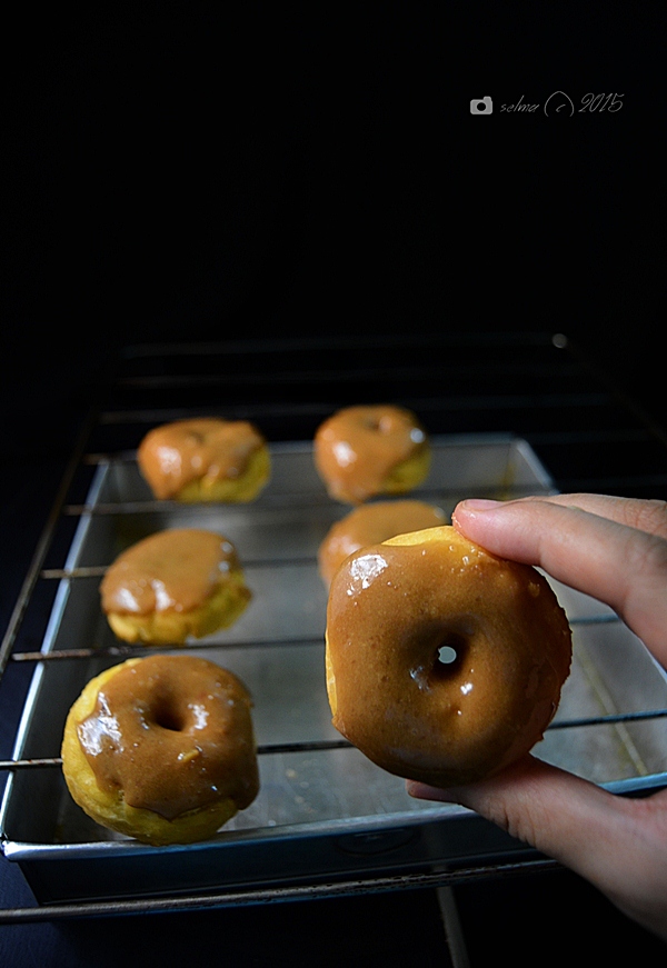 Carrot Mini Donut with Coffee Glaze | Dapur Comel Selma