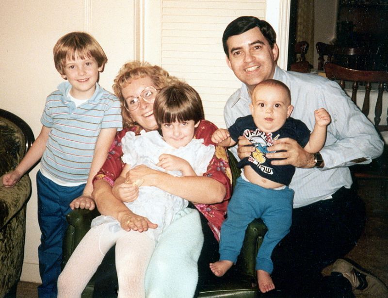 46 Intimate Pictures That Recall Family Portraits in the 1970s ...