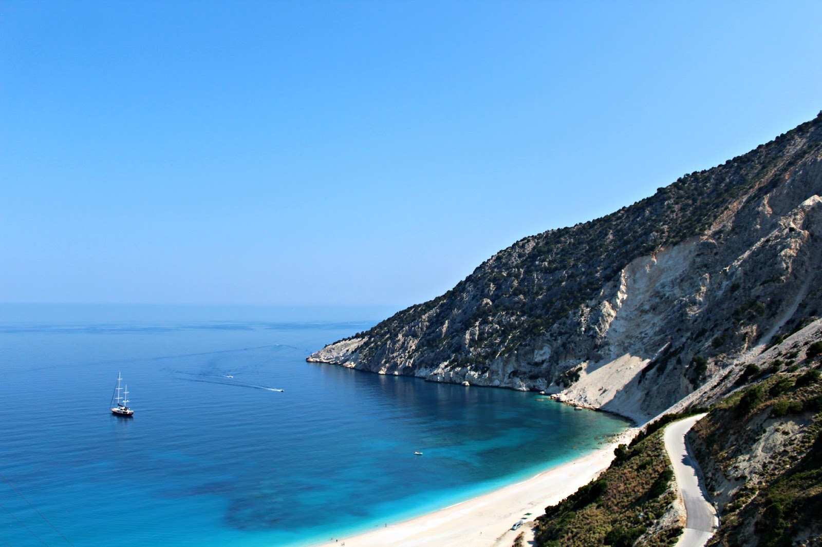 Travel: Myrtos Beach, Kefalonia | Style Trunk