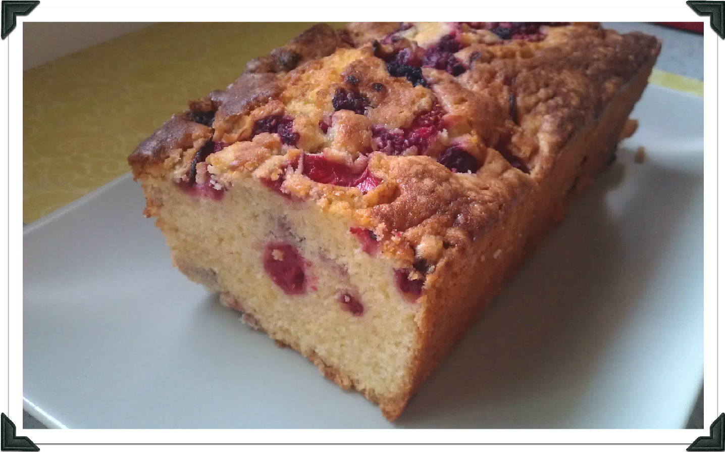 Cupcakes Adictos: Bizcocho de Frutas Rojas ( Fresas, frambuesas y moras)