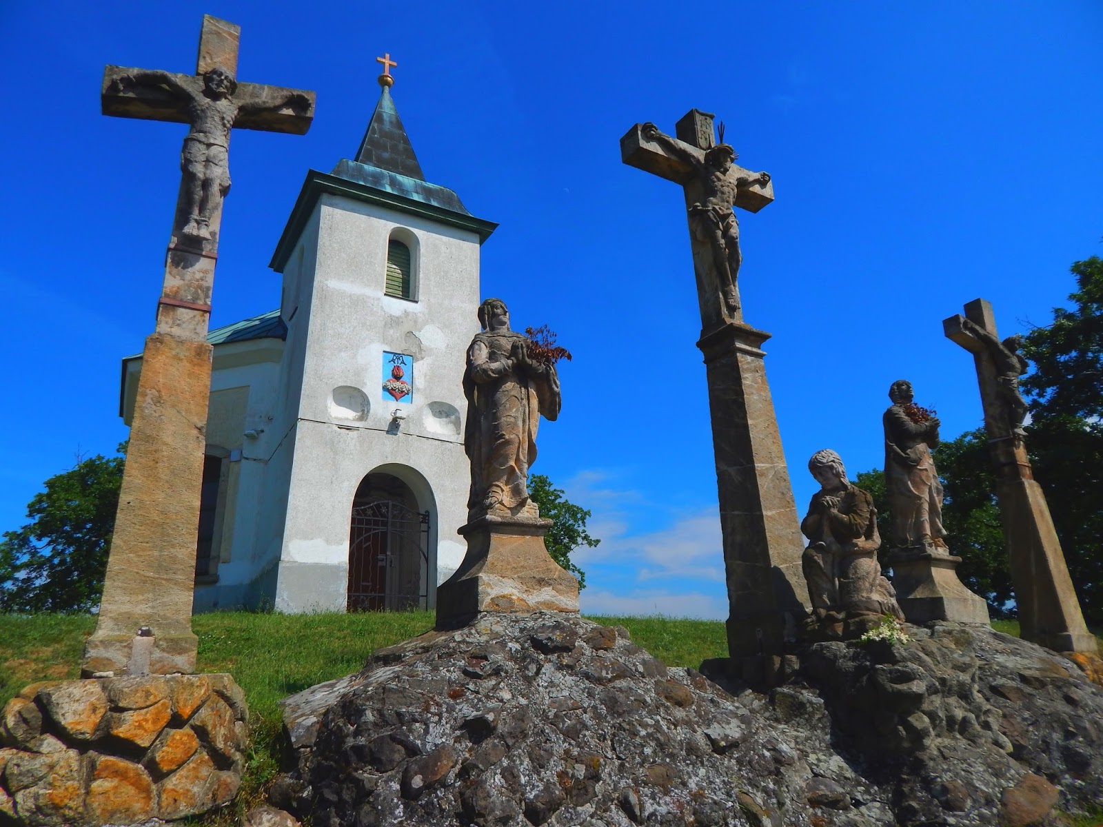 Kirándulóutak Magyarországon : A Márianosztrai kegytemplom és kálvária