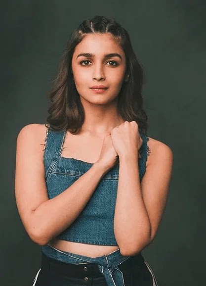Alia Bhatt Wiki | Bio | Age | Height | DOB | Family - TravBlip