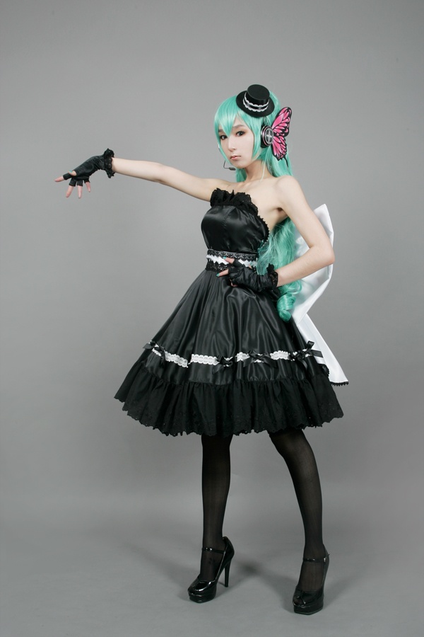 G-COSPLAYERS | GALLERY PHOTO IMAGES: MOMOREN COSPLAYER