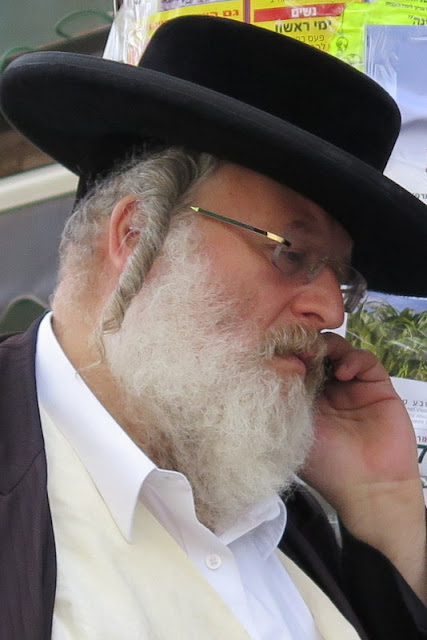 The Holyoaks in the Holy Land: Hassidic Jews and side curls