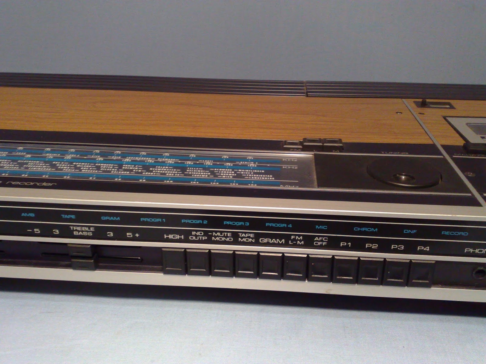 TOM's TECH TOYS: SOUNDMASTER