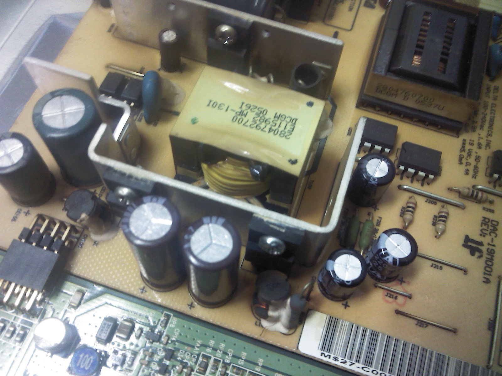 怕冷的企鵝: 螢幕維修 Polyview V396