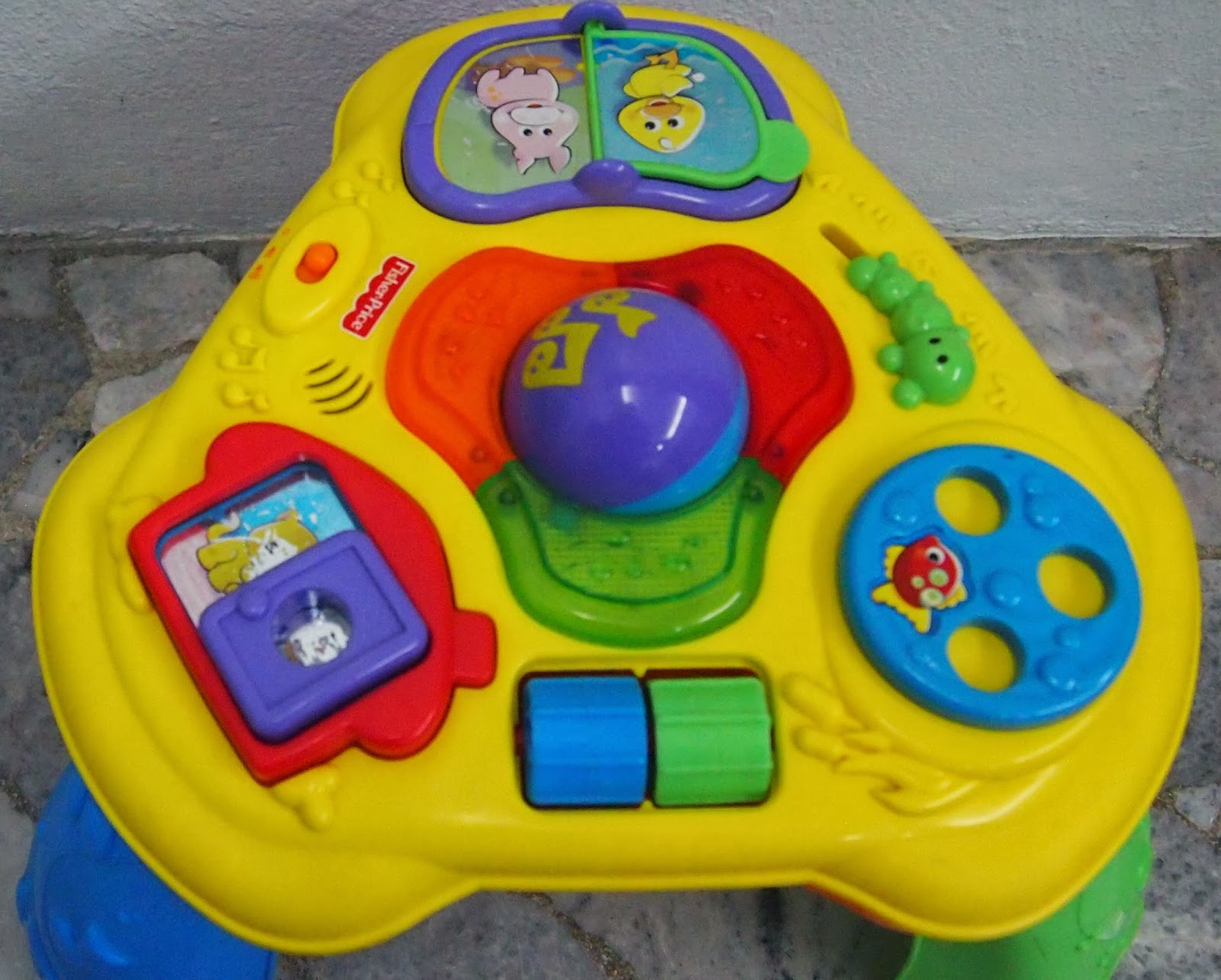 JuaiMurah: Fisher Price Brilliant Basics Activity Table