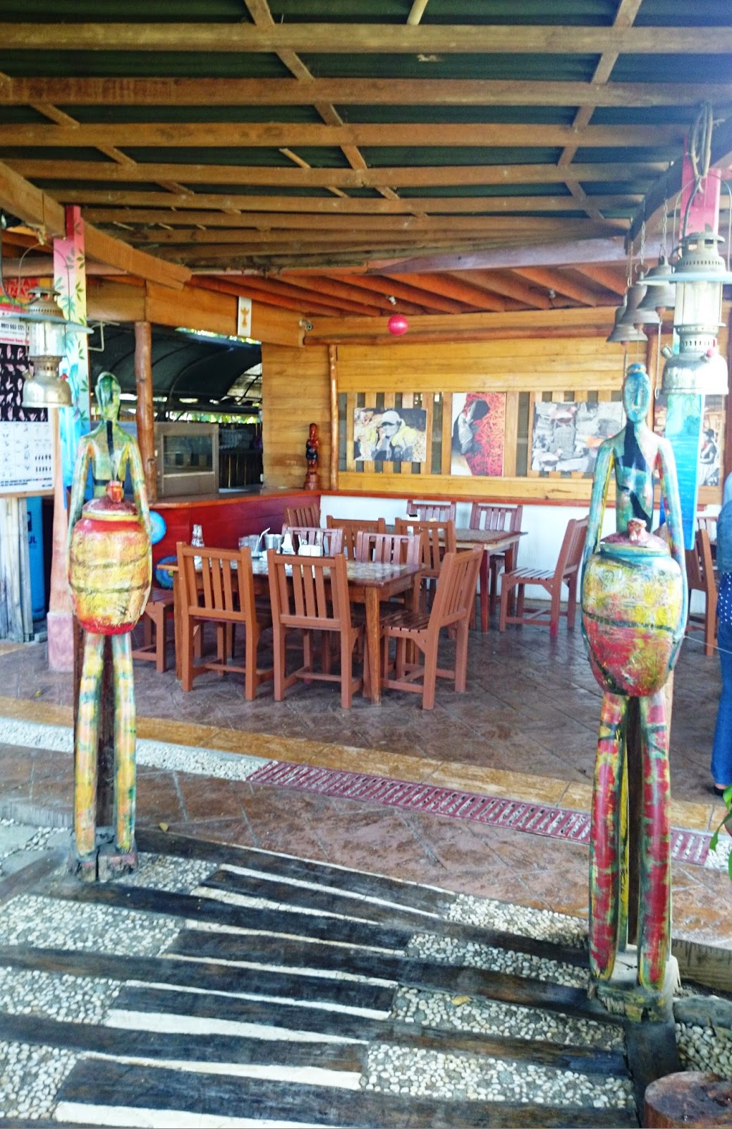 Hari Ng Larga: Ka Inatô Restaurant - Puerto Princesa, Palawan, Philippines