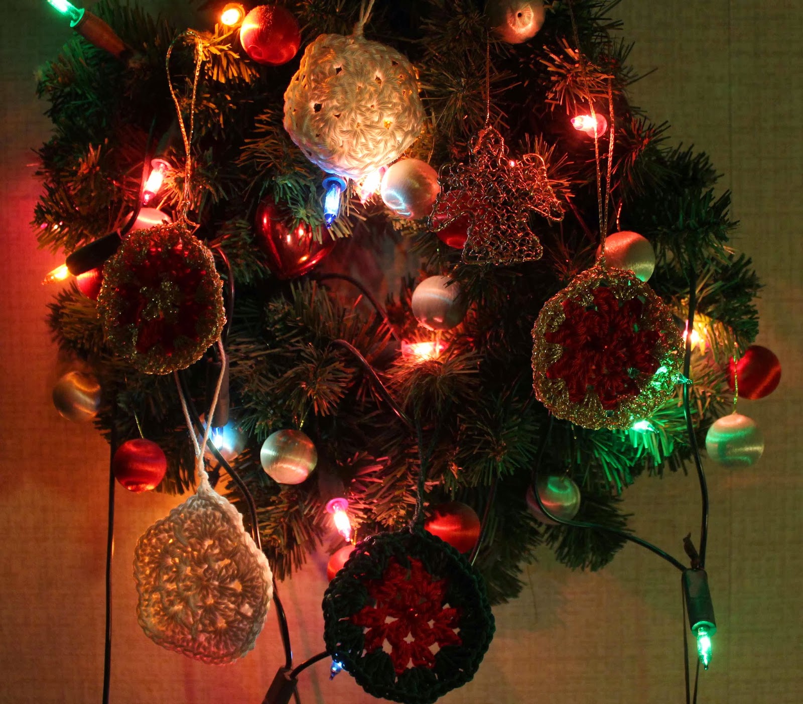 Mammas Rutor: Virkade juldekorationer