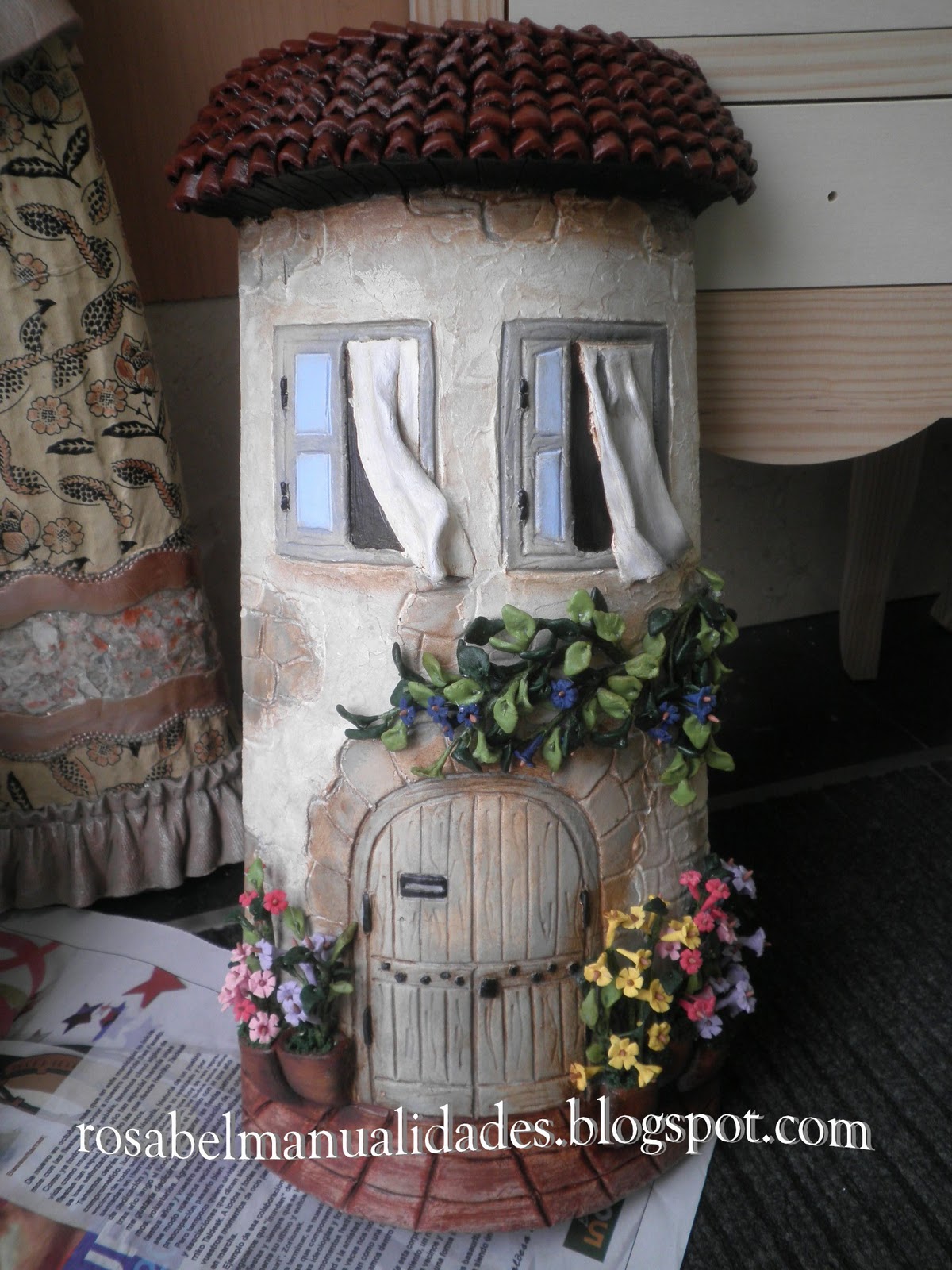 Rosabel manualidades: Tejas decoradas