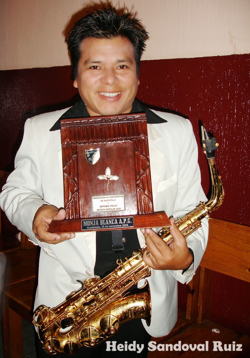 LA CARA AMIGA DE ARTURO XICAY ~ Las entrevistas de Heidy