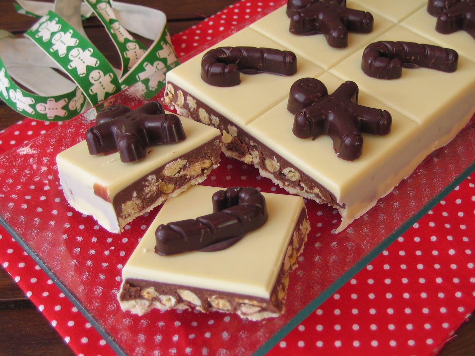 All i julivert: Torró de xocolata amb pinyons garapinyats