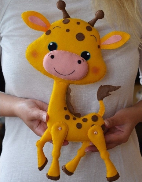 Toy patterns: Felt giraffe sewing pattern