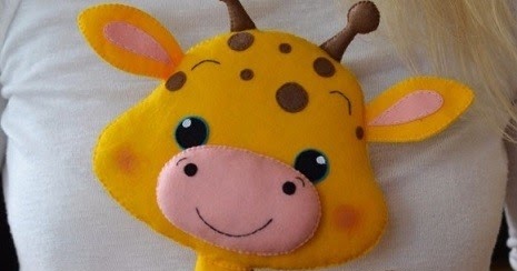 Toy patterns: Felt giraffe sewing pattern