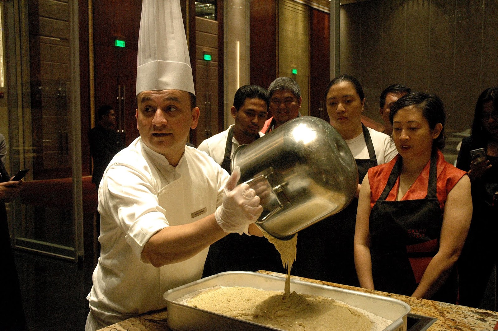 DUDE FOR FOOD: #LivingGrand: A Christmas Cake Mixing Preview and a ...