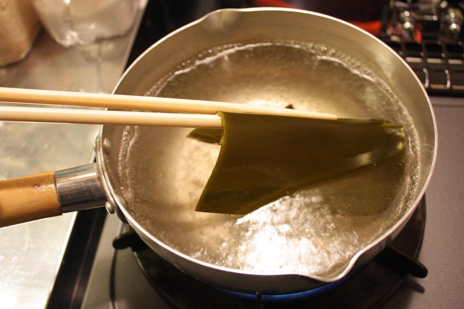 Dashi (Konbu and Katsuobushi) - Basic Japanese stock