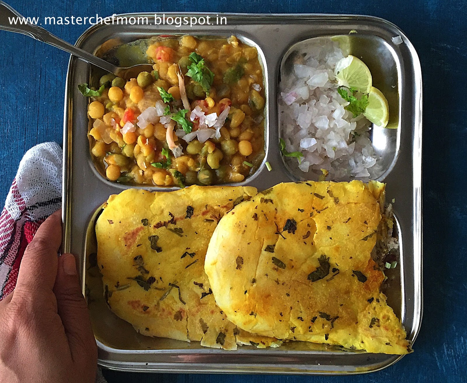 MASTERCHEFMOM: Matar Kulcha |Delhi Style Matar Kulcha | Kulcha Matar ...