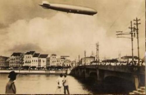 Compartilhar: Zeppelin pousa no Recife - 20 de março de 1930