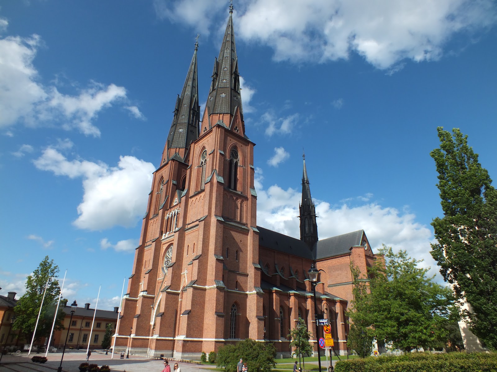 straythreads: old buildings and fences Sweden