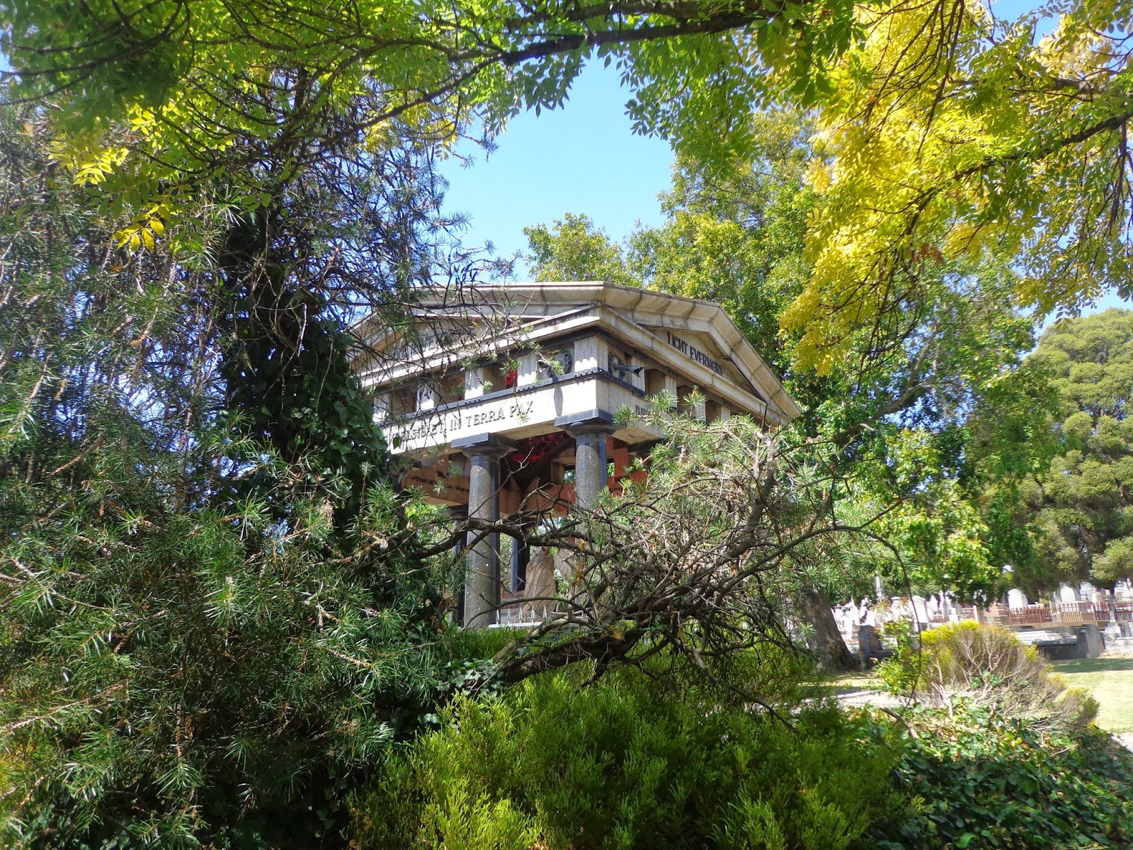 Beside the Yarra: February 2014