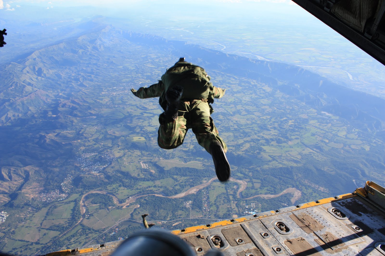 REGLAS DEL AIRE: Historia del Paracaidismo