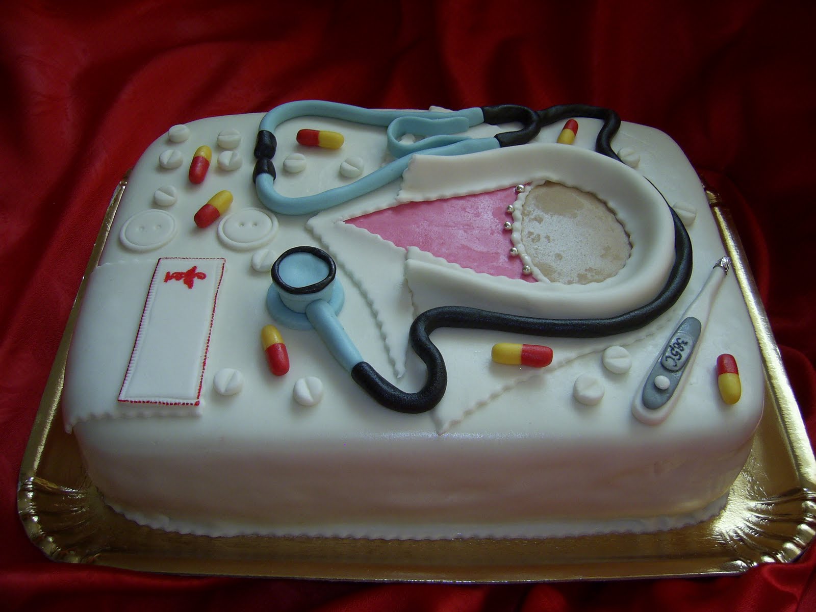 Mama-Mio Cakes: Tort medical 3