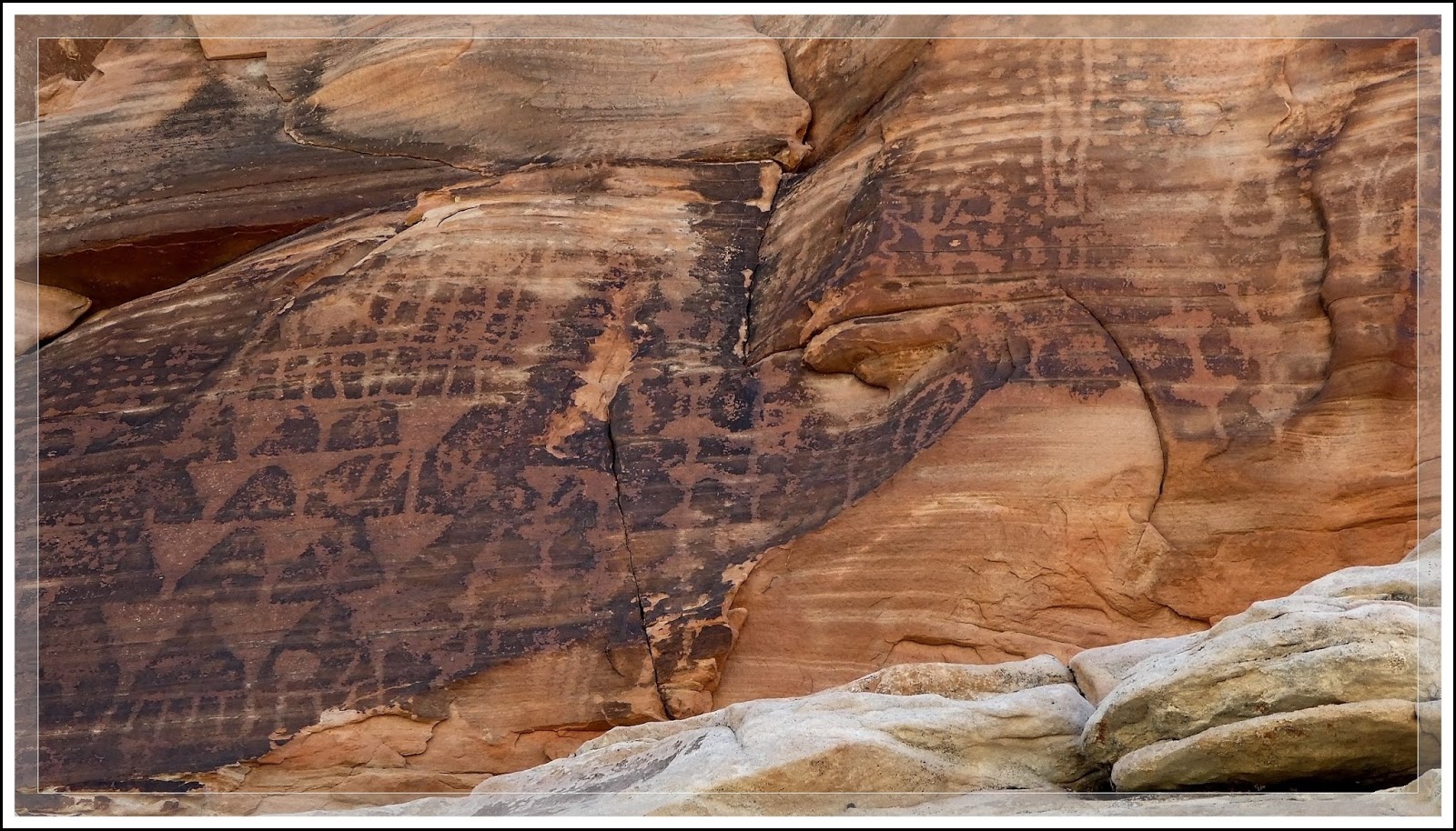 Ken's Photo Gallery: Brownstone Canyon Archaeological District Rock Art