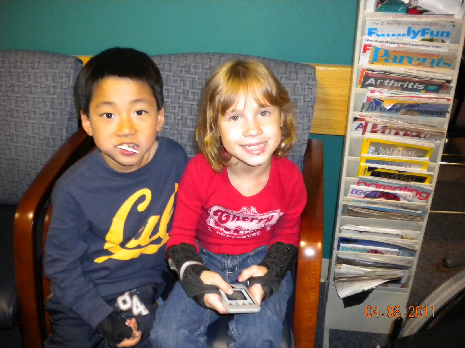 Our Lives Adventures: Another day another cast :)