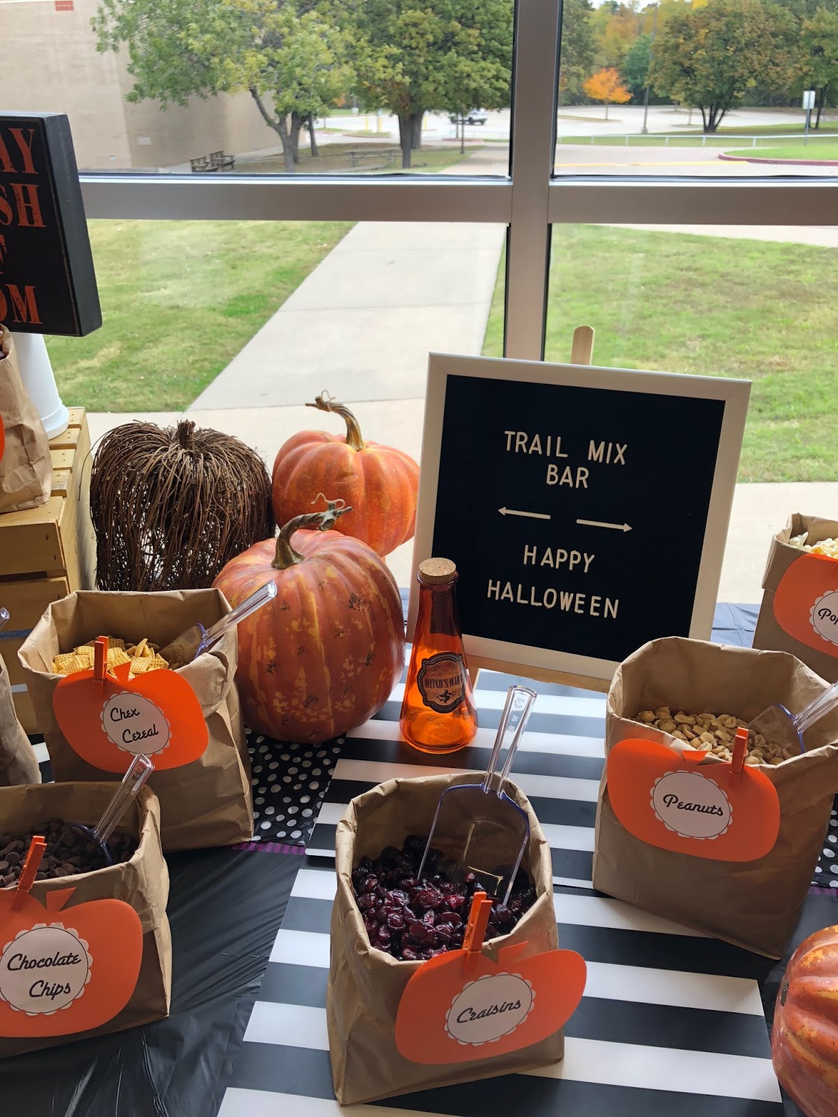 Crafty Texas Girls: Fall Trail Mix Bar