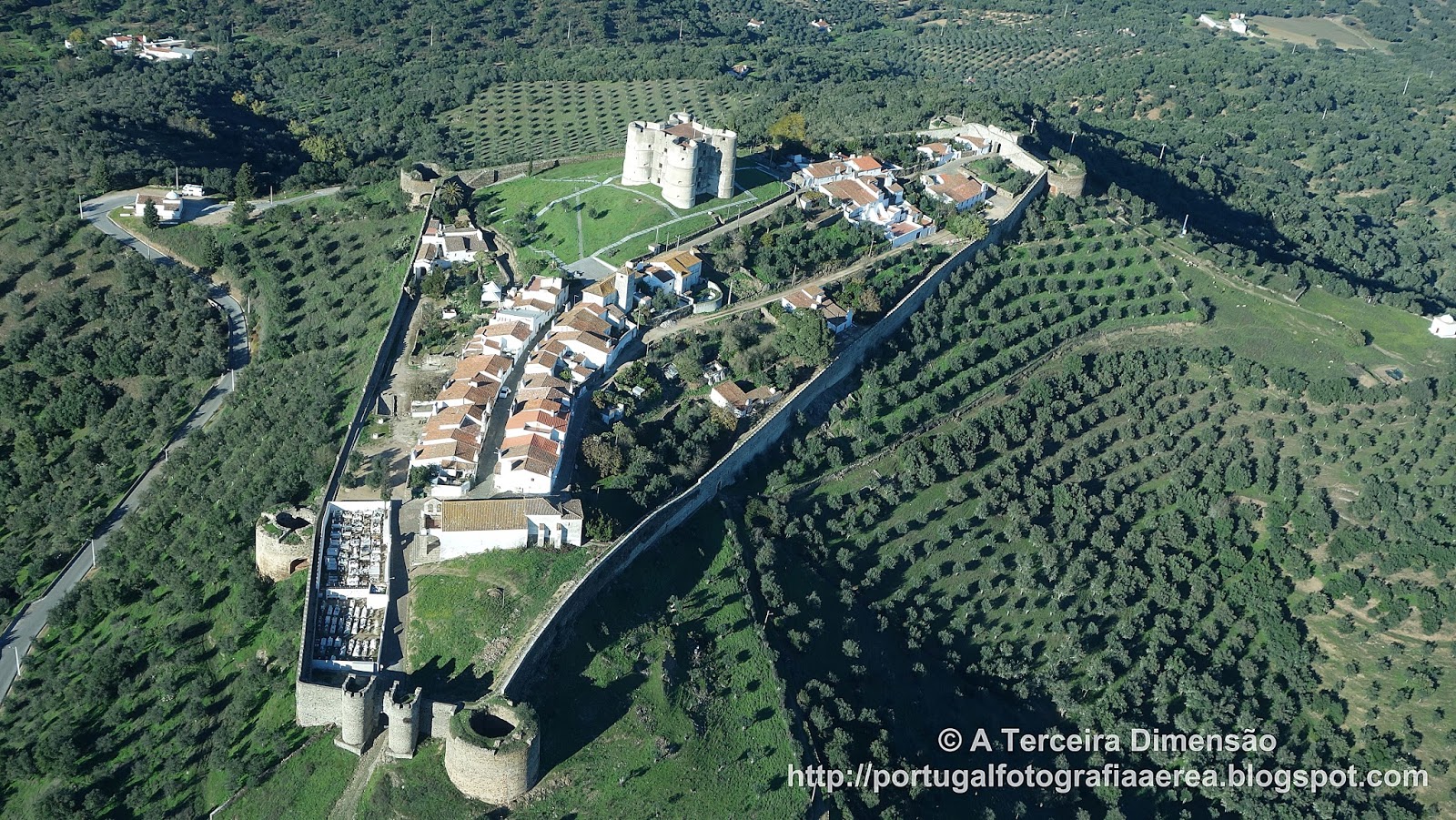 A Terceira Dimensão: Evoramonte (Évora Monte)