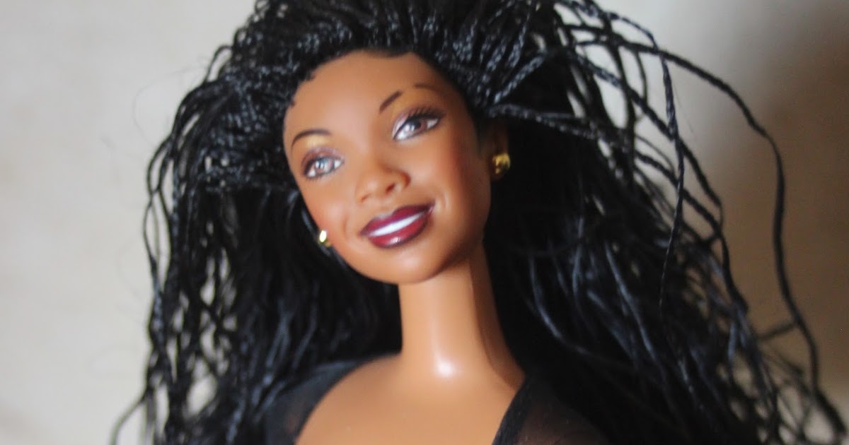 PLANET OF THE DOLLS: Doll-A-Day 2017 #186:Singing Holiday Brandy