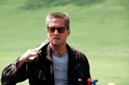 Movie Lovers Reviews: Falling Down (1993) - Michael Douglas Movies Aren ...