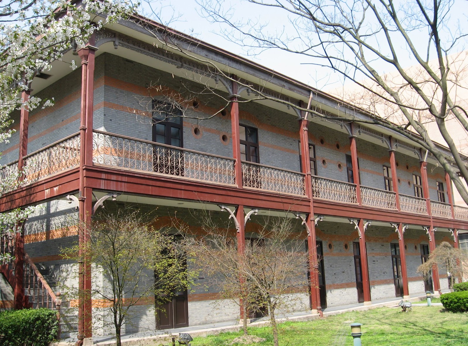 Jax Stumpes: CY Tung Maritime Museum, Flower Markets (4/1,3,6/2012)
