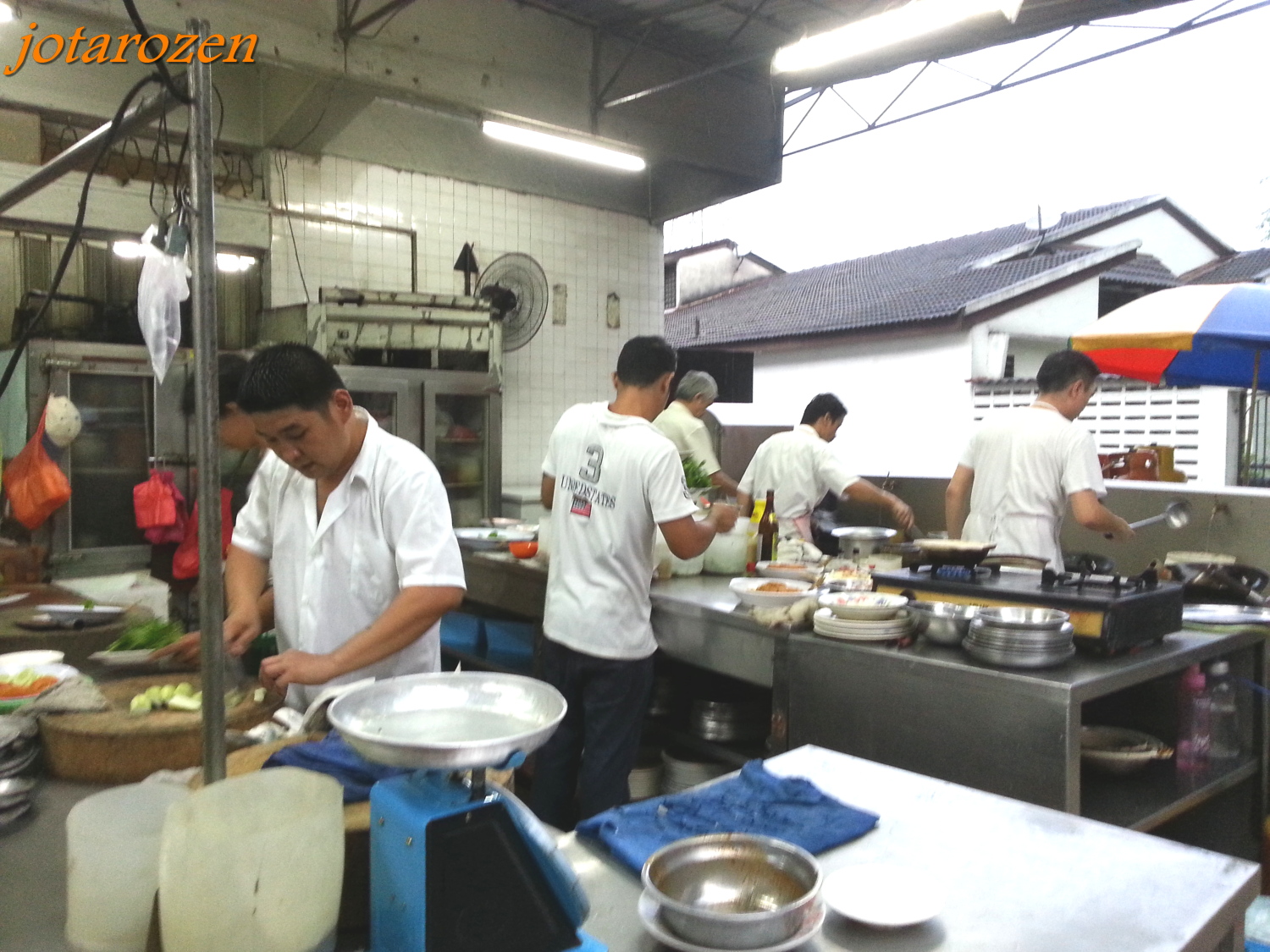 Footsteps - Jotaro's Travels: YummY! - 'Licious Chinese Dishes @ Lucky Loke