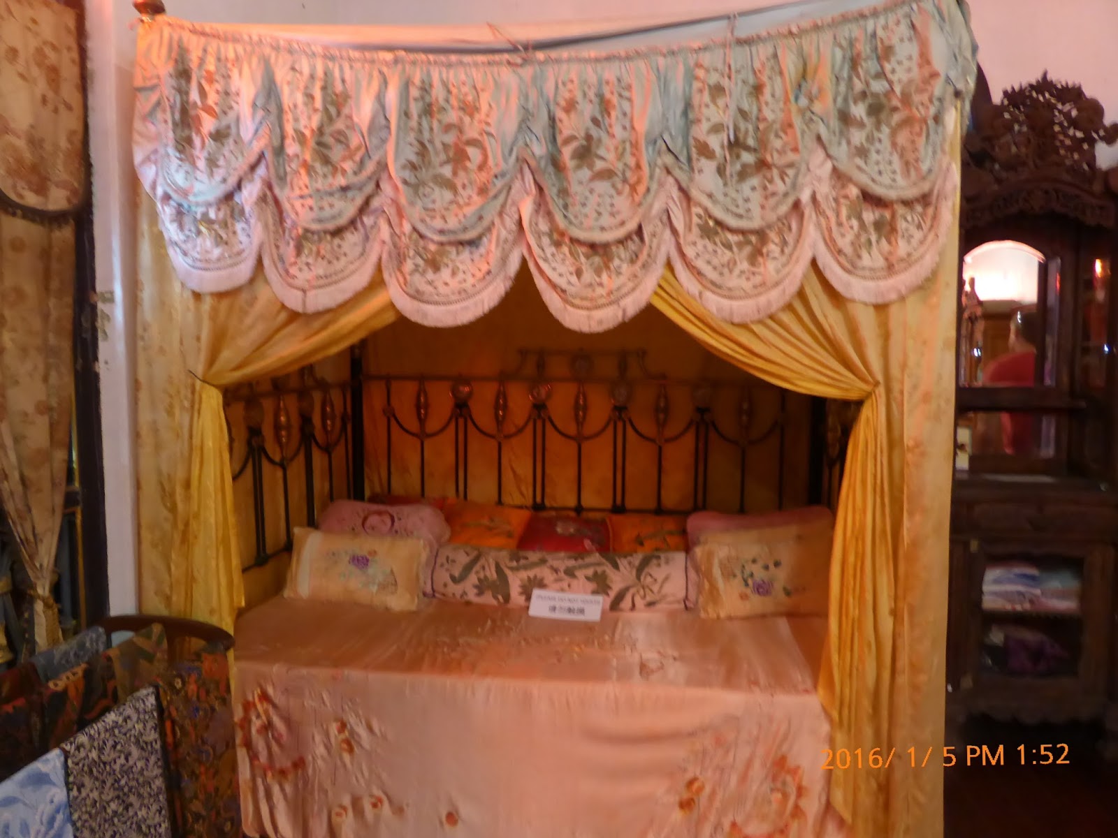 Lesley Turner: Nyonya Wedding Dresses and Bridal Chambers In Pinang ...