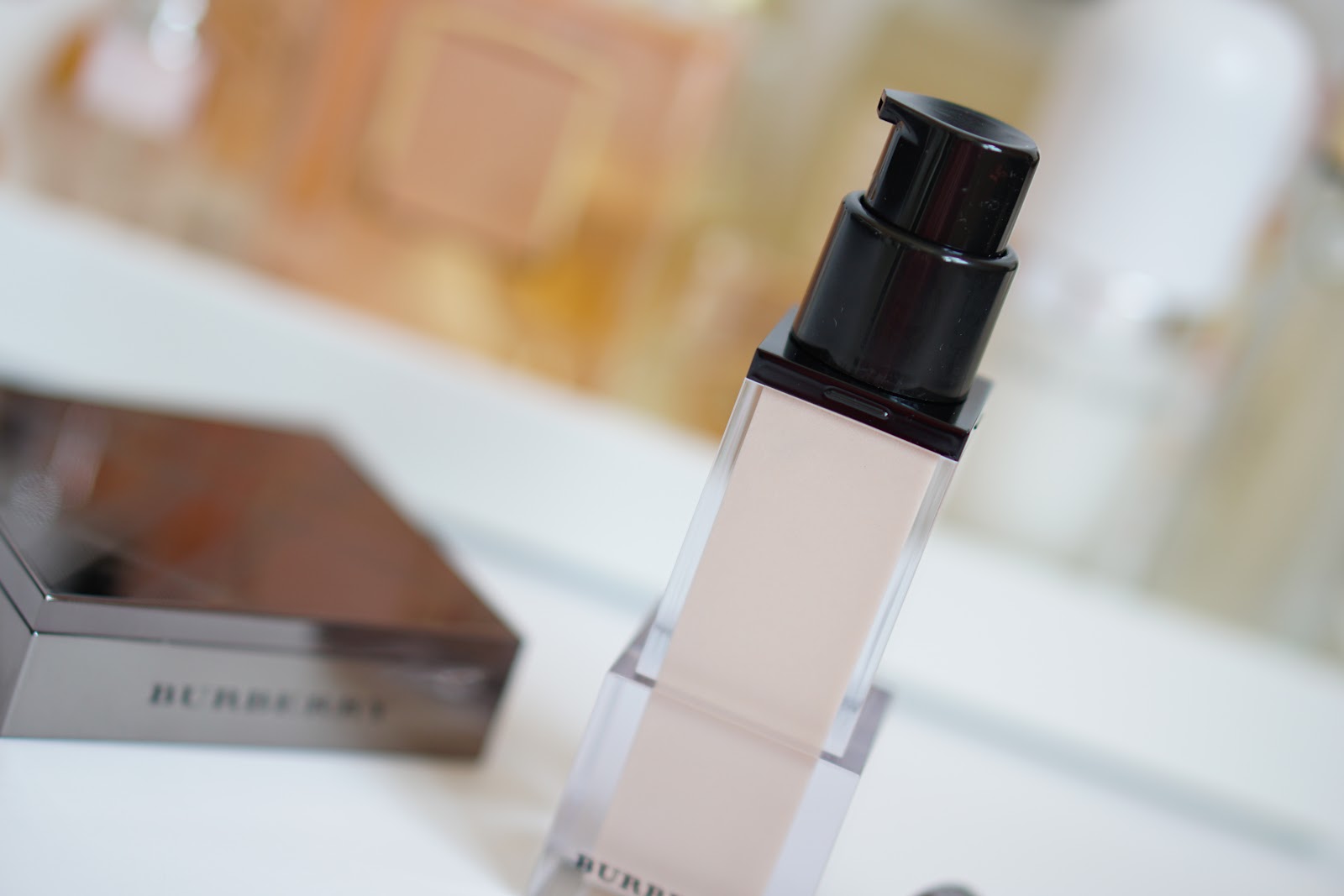 BURBERRY Fresh Glow - Luminous Fluid Base - dazzle 'n' sparkle