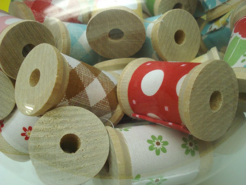 Bee In My Bonnet: Fabric Spools Tutorial...