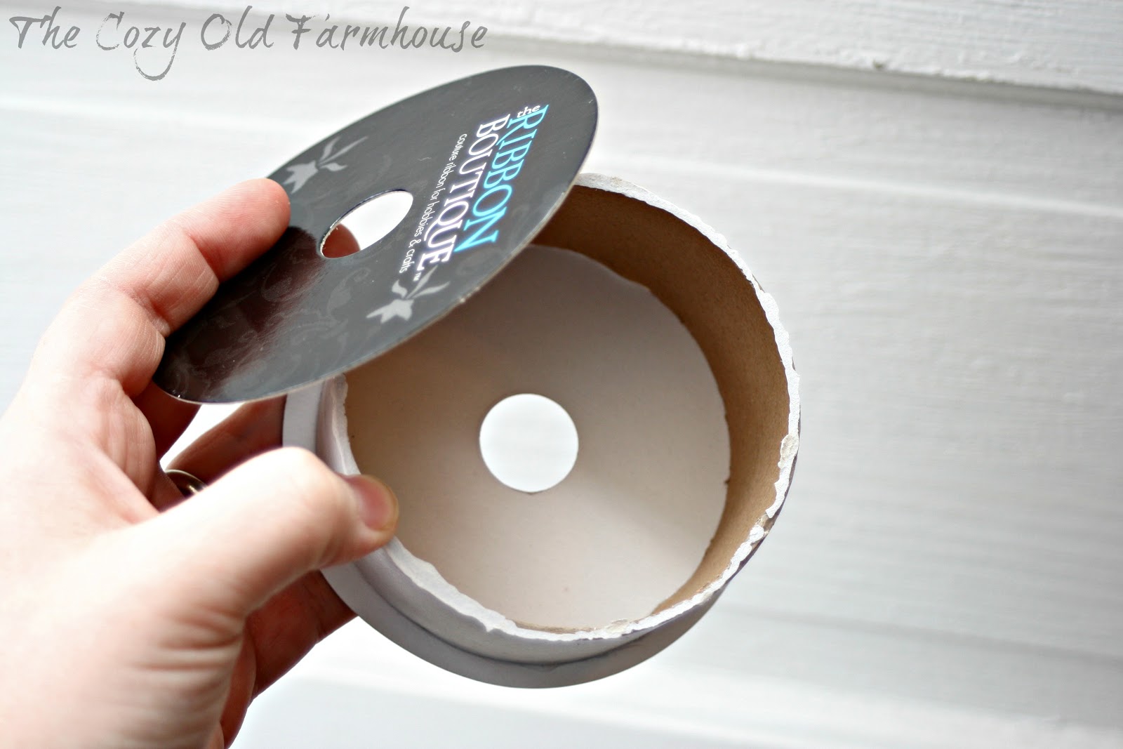 The Cozy Old "Farmhouse": Repurposed Ribbon Spool
