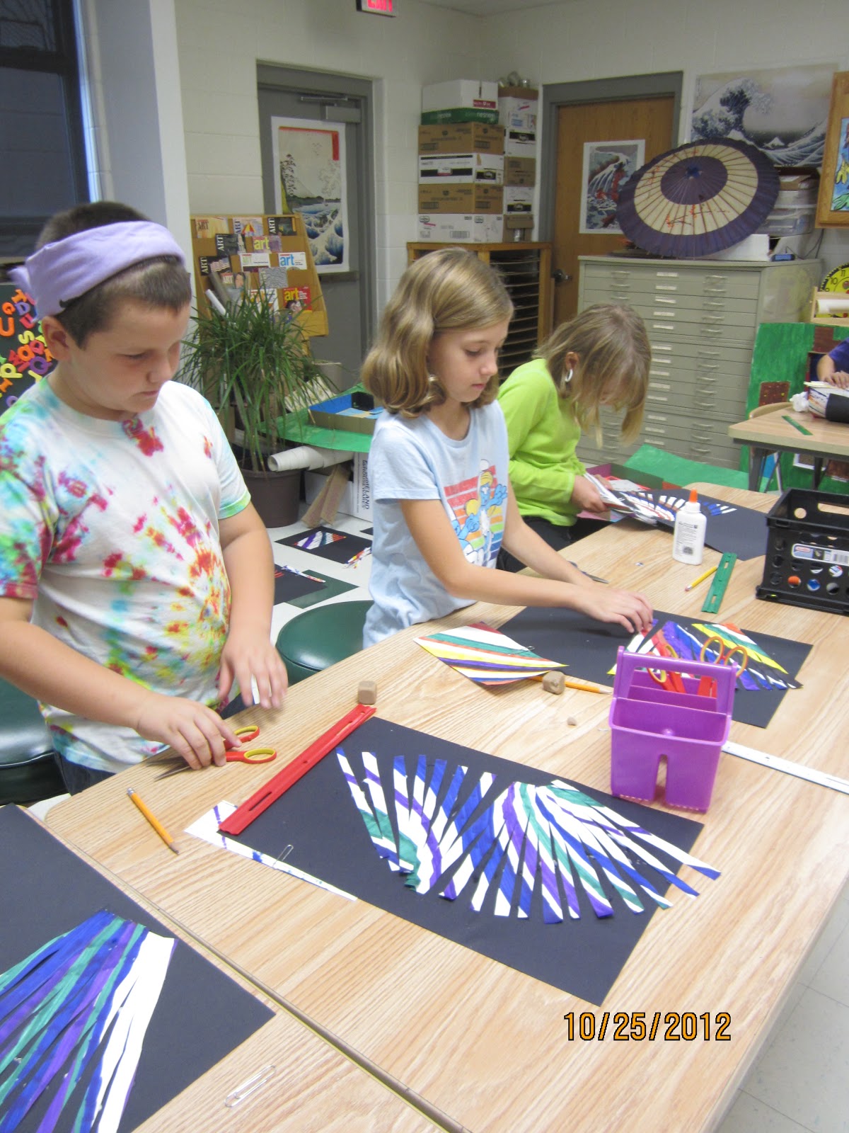 Amazing Art Adventures : Moving Lines (3rd grade)