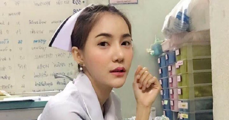 Menikmati tubuh pegawai apotik saat dia jaga malam - koleksi foto bugil